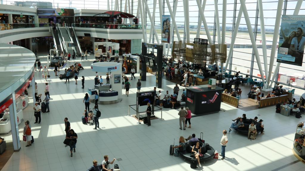 European Commission clears Hungarian Govt/VINCI takeover of Budapest ...