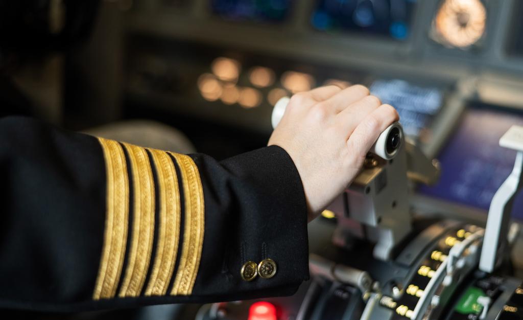 Women airline pilots: numbers are growing, but still a pitiful ...